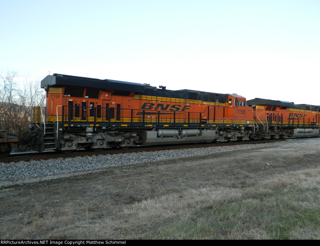 BNSF 7158
